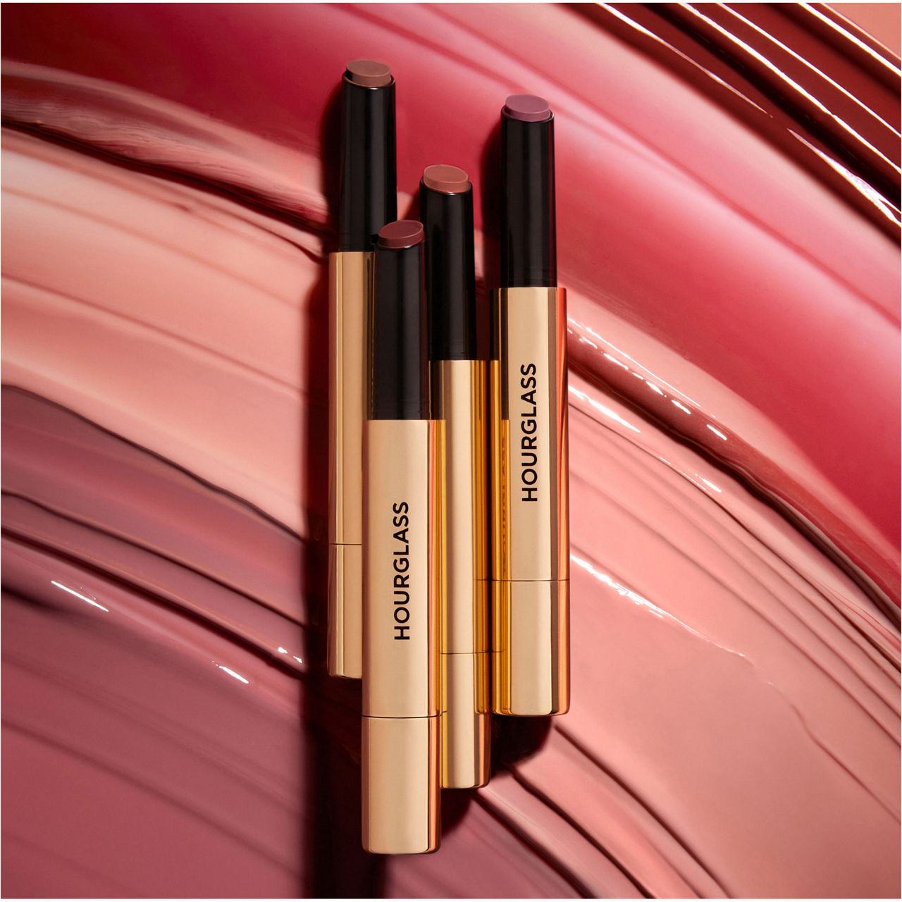HOURGLASS Phantom Volumizing Glossy Balm
