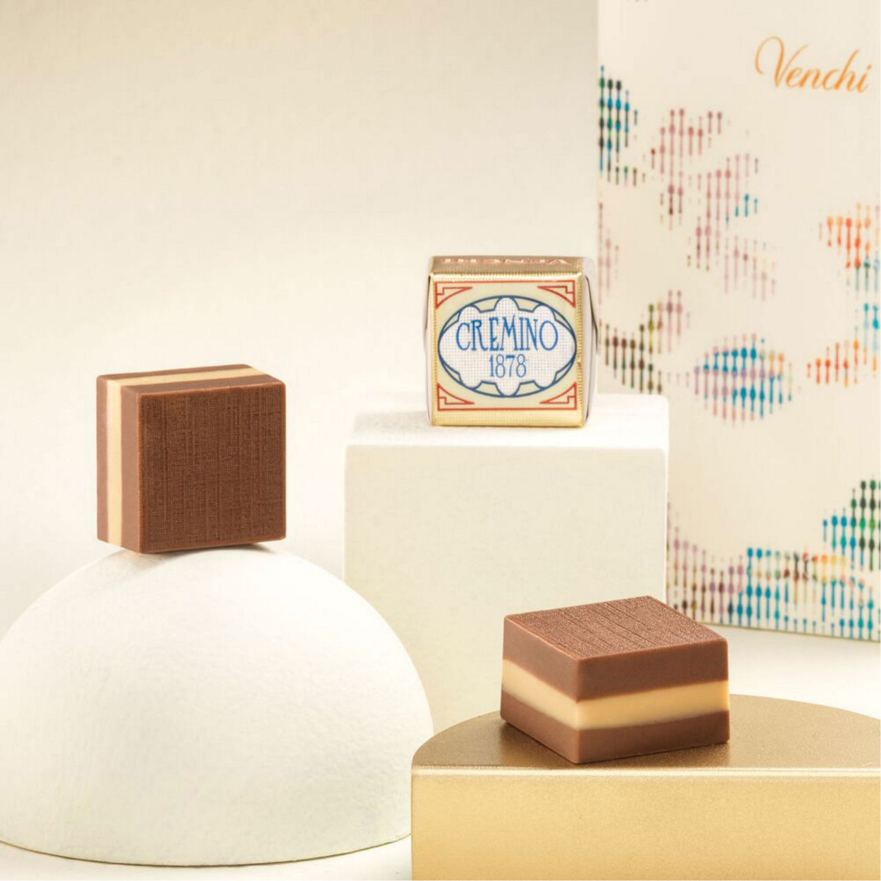 VENCHI Small Baroque Hamper with Assorted Chocolates 200g