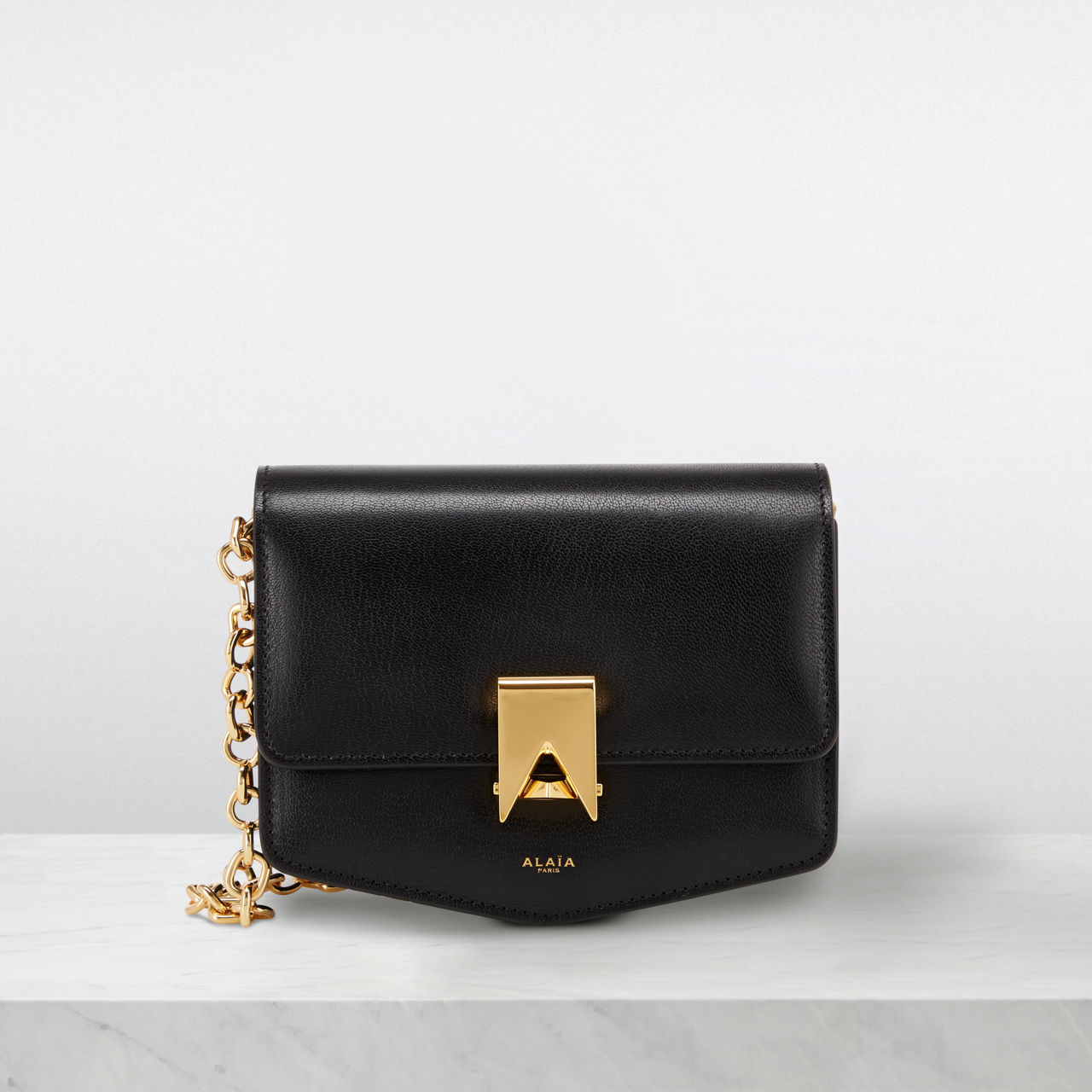 ALAÏA Le Papa Chain Crossbody Bag