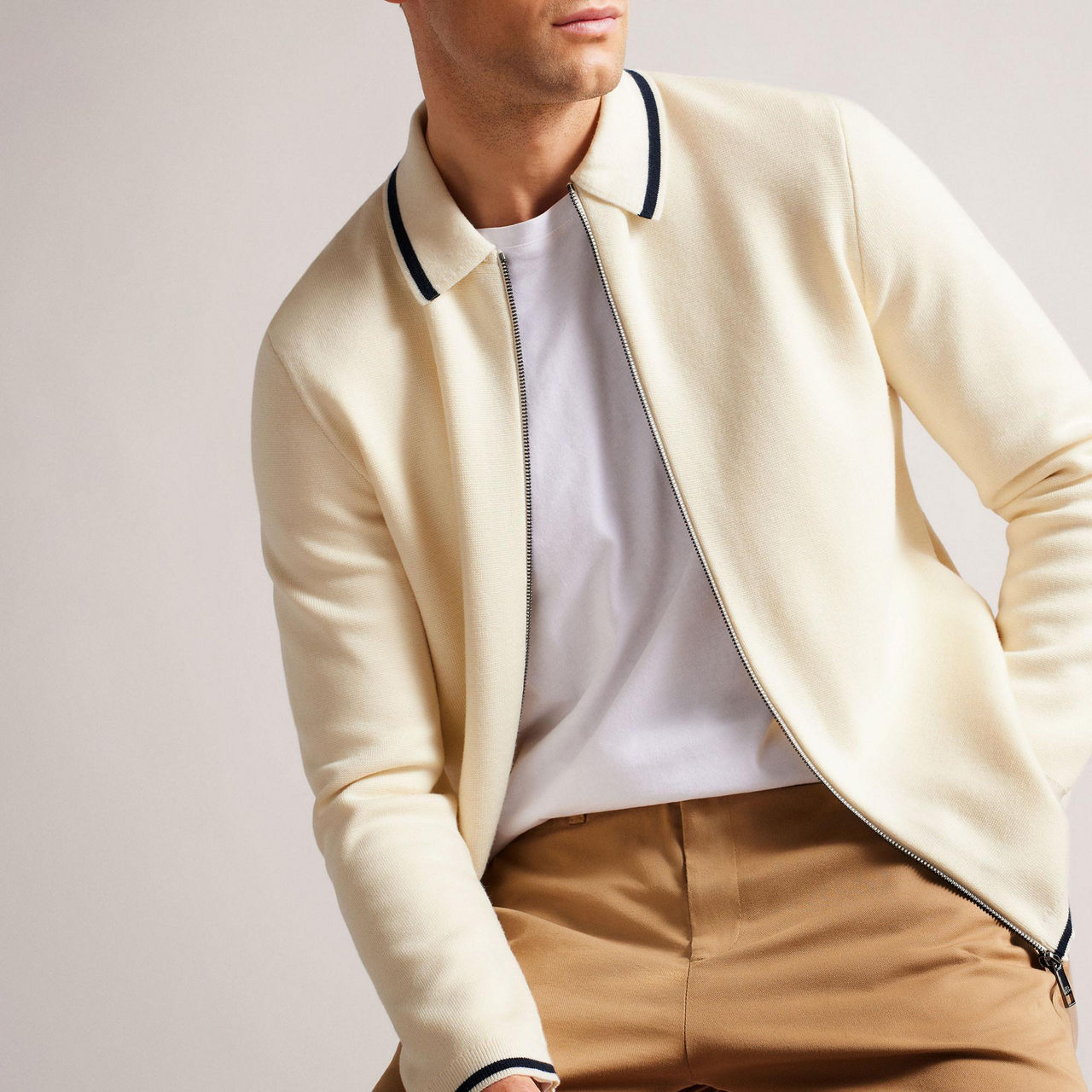 Coploe Contrast Tipping Zip-Through Sweater