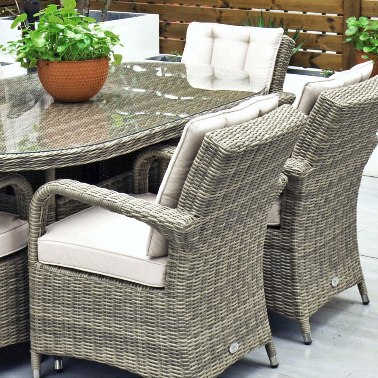 Chester 6 Seat Oval Dining Set
