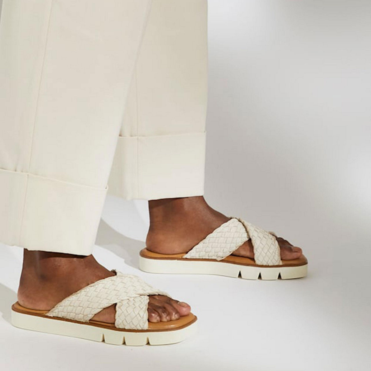 Lexey Woven Sliders