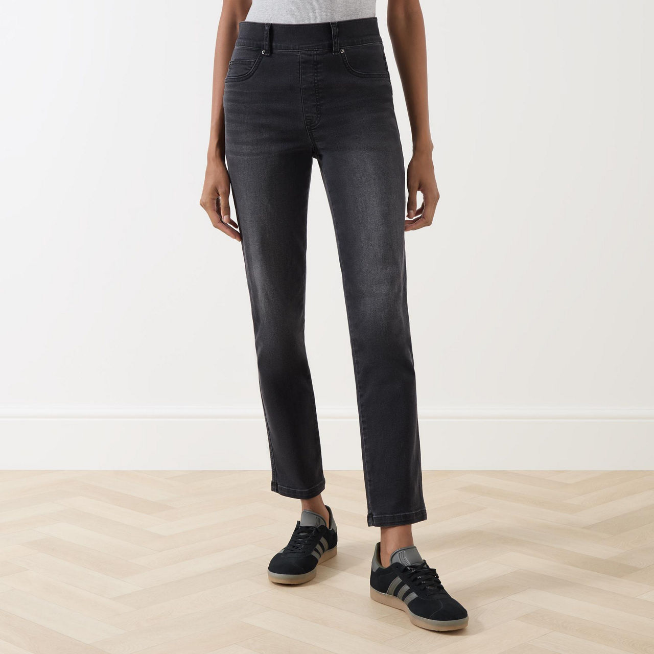 SPANX Mid-Rise Straight Leg Ankle Jeans