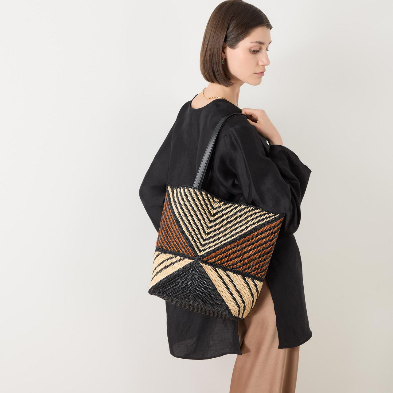 LOEWE Puzzle Fold Raffia Medium Tote