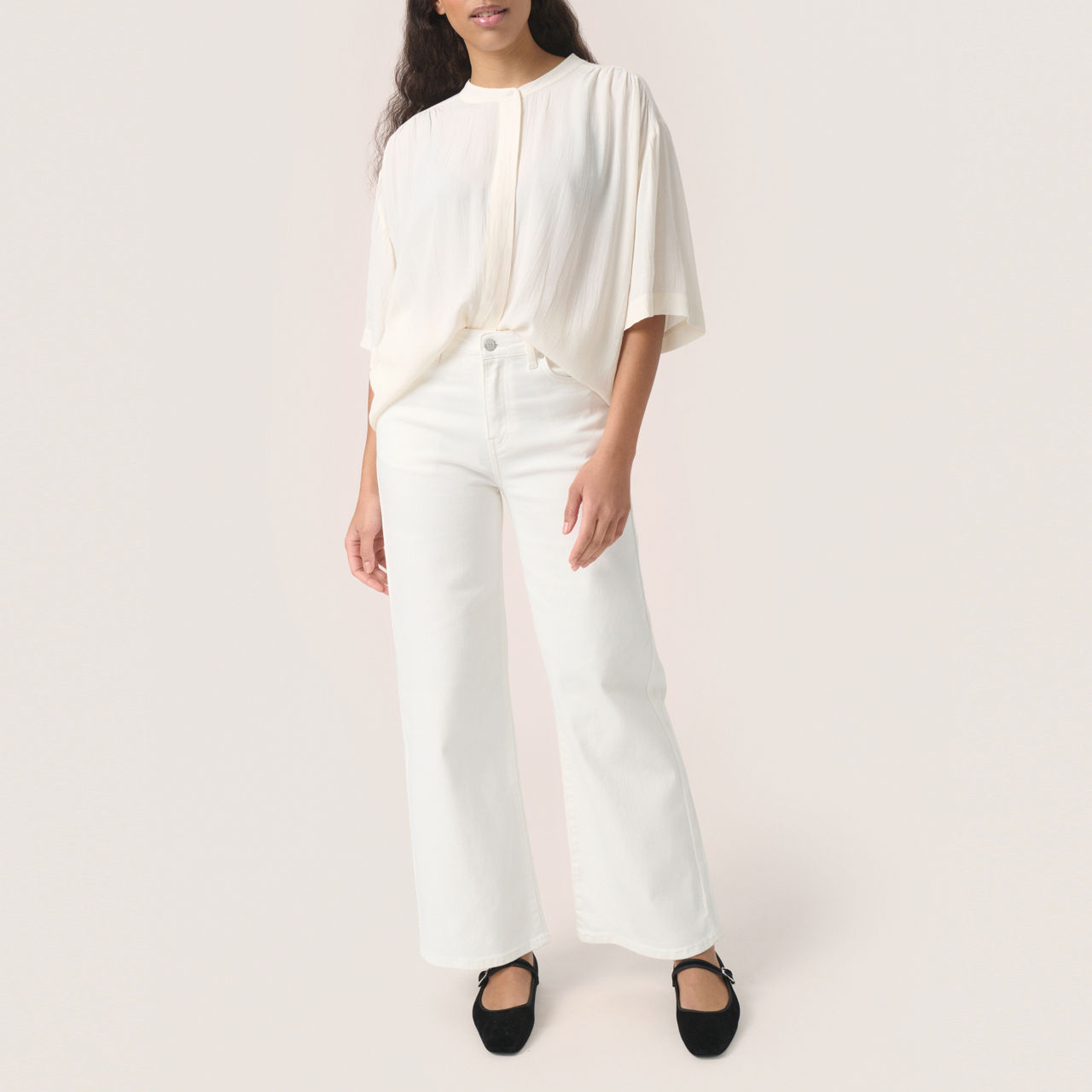 SOAKED IN LUXURY Layna Relaxed Fit Blouse