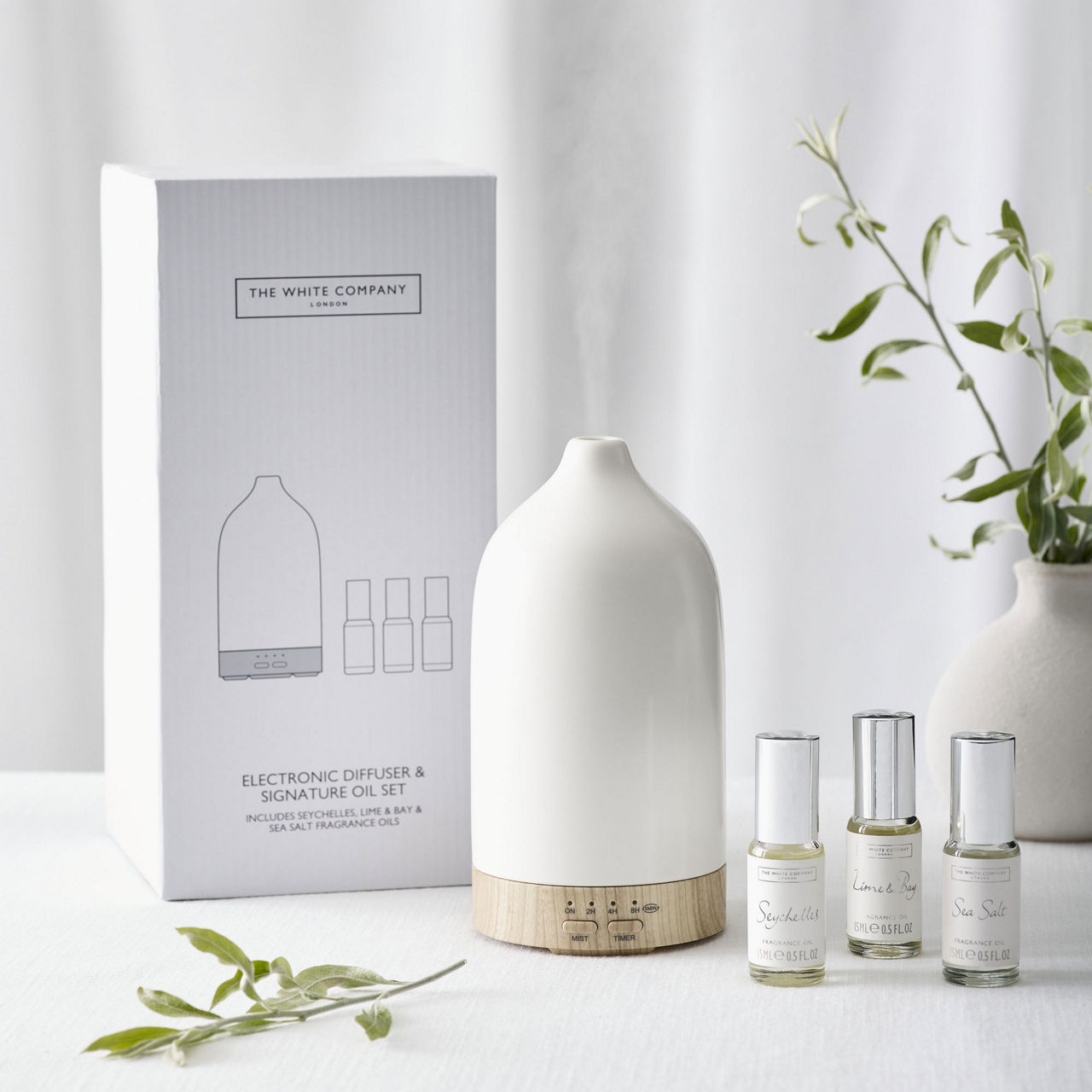 THE WHITE COMPANY Electronic Diffuser & Signature Fragrance Oil Set